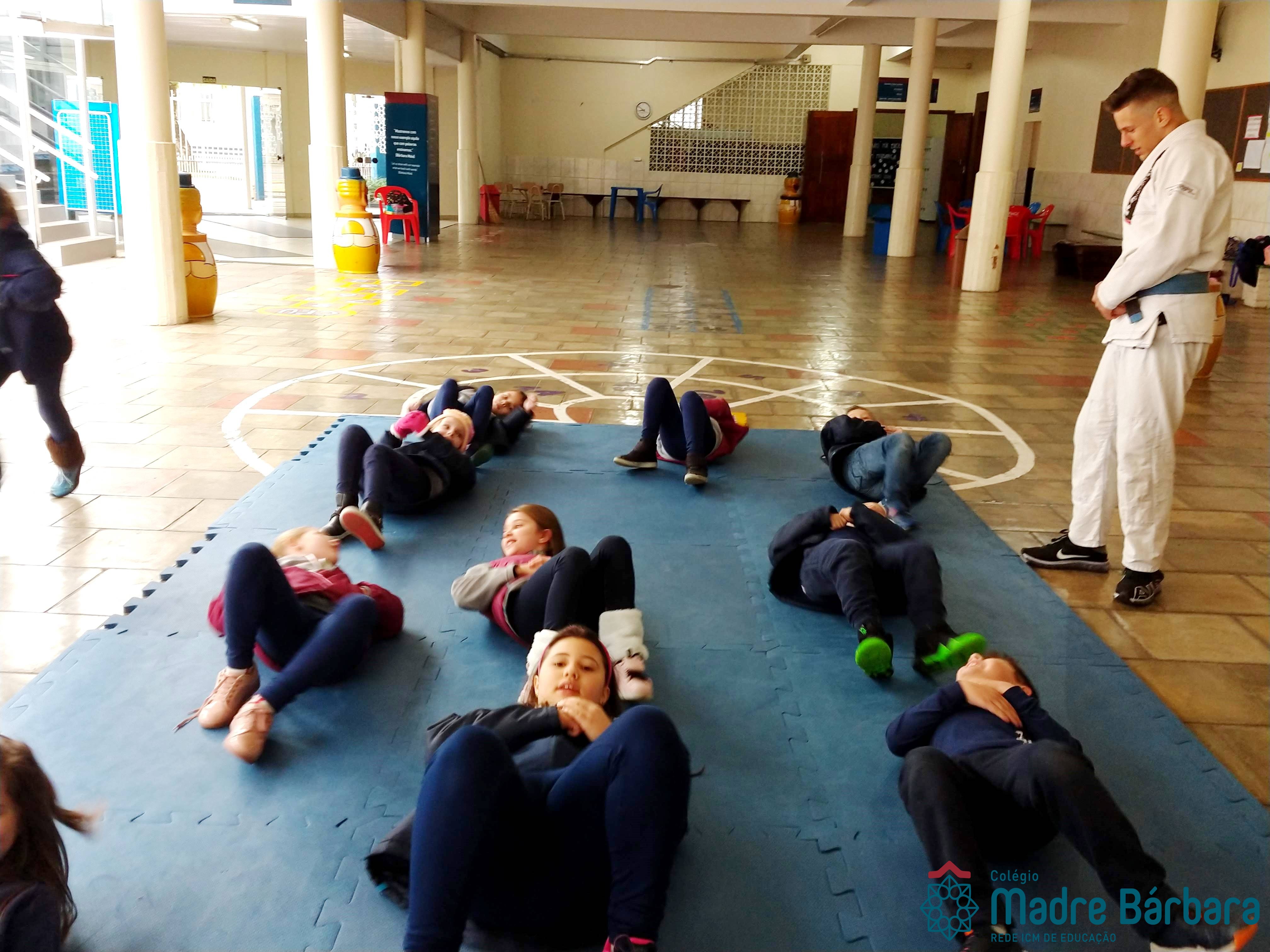 Aula de Jiu-Jitsu - Colégio Madre Bárbara | Rede ICM de Educação Aula de Jiu-Jitsu - Colégio Madre Bárbara | Rede ICM de Educação